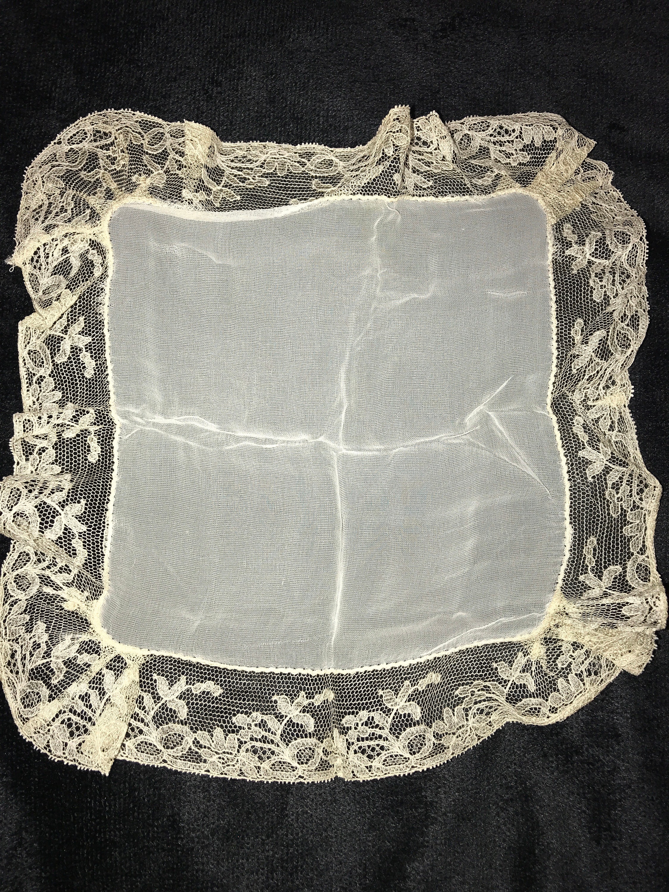 Vintage White Silk and Lace Handkerchief. White Hankie, Wedding Vintage White Silk and Lace Handkerchief. White Hankie, Wedding