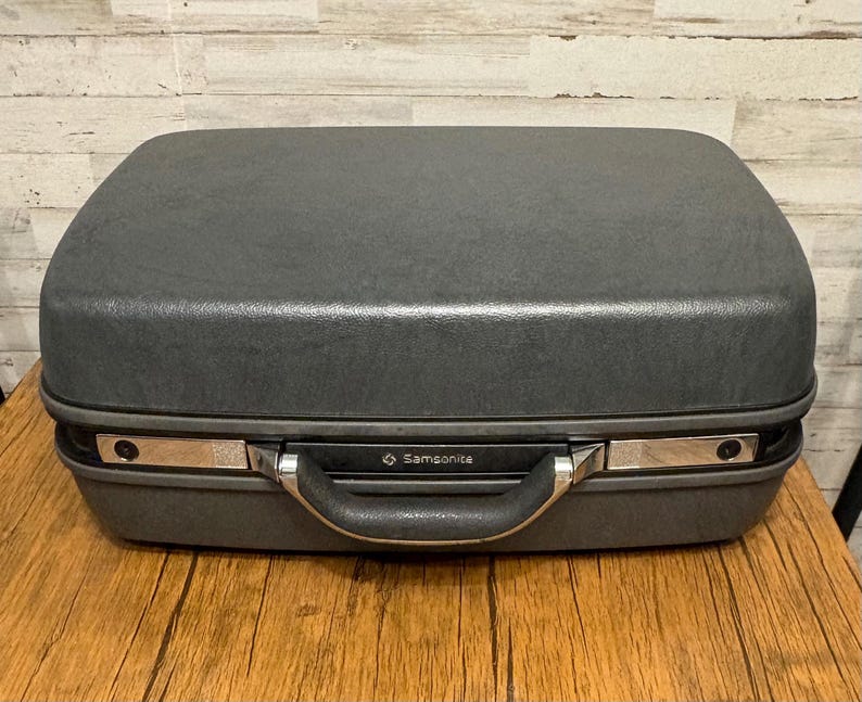Vintage Samsonite Silhouette Hard-shell Train Case or Carry-on Suitcase ...