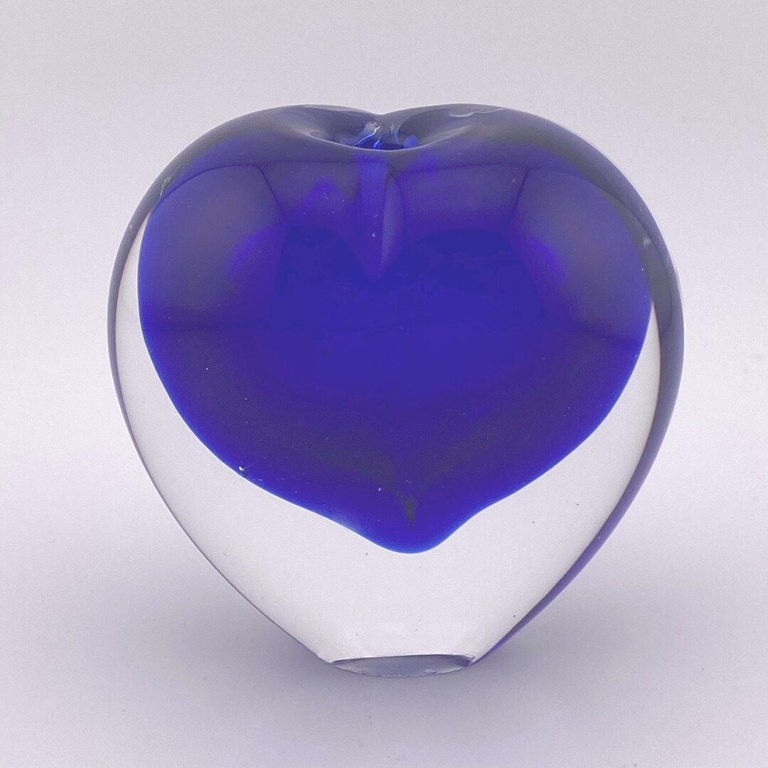 Dynasty Gallery Cobalt Blue Heart Art Glass Paperweight / Bud Vase ...