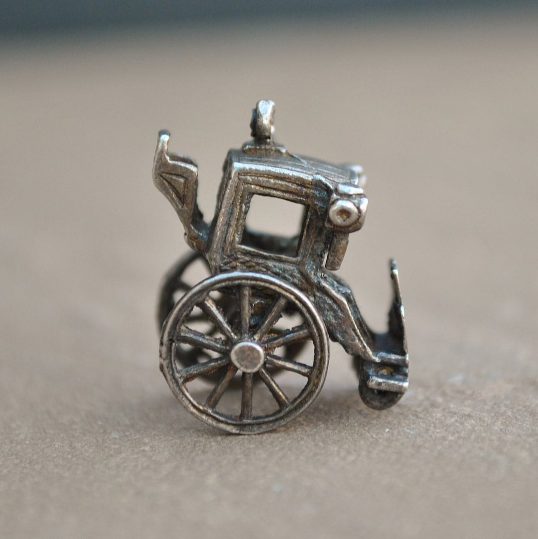 Royal Carriage - Vintage Silver Charm - Cart - Moving Wheels - Etsy