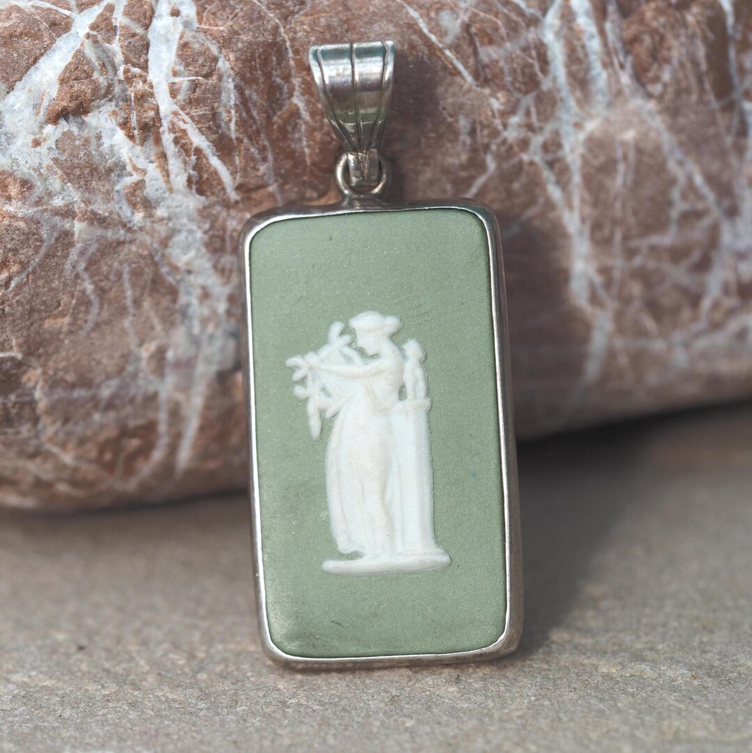 Wedgwood 1964 Green and White Cameo Jasperware Pendant Vintage Silver ...