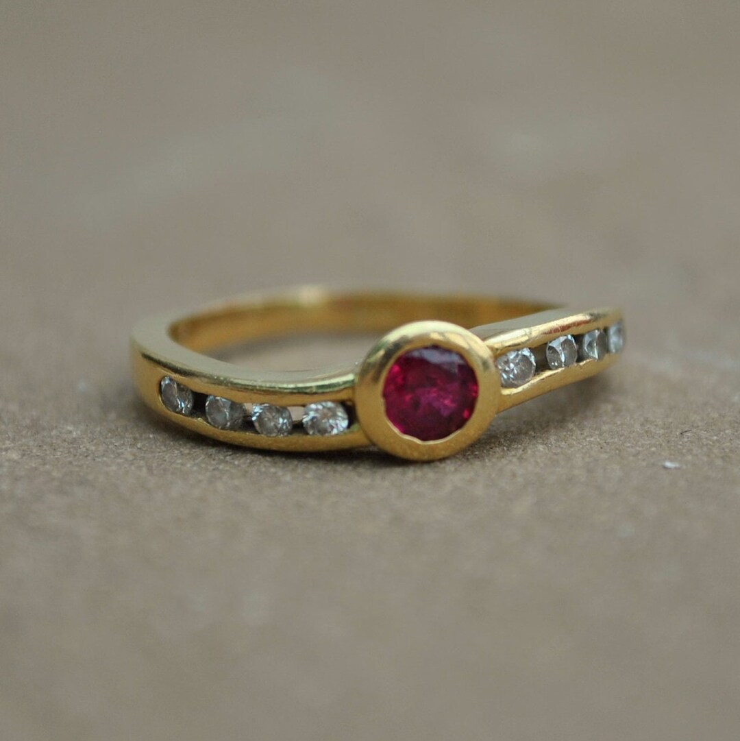 Vintage 18ct Gold Ring Diamond and Ruby Elegant - Etsy