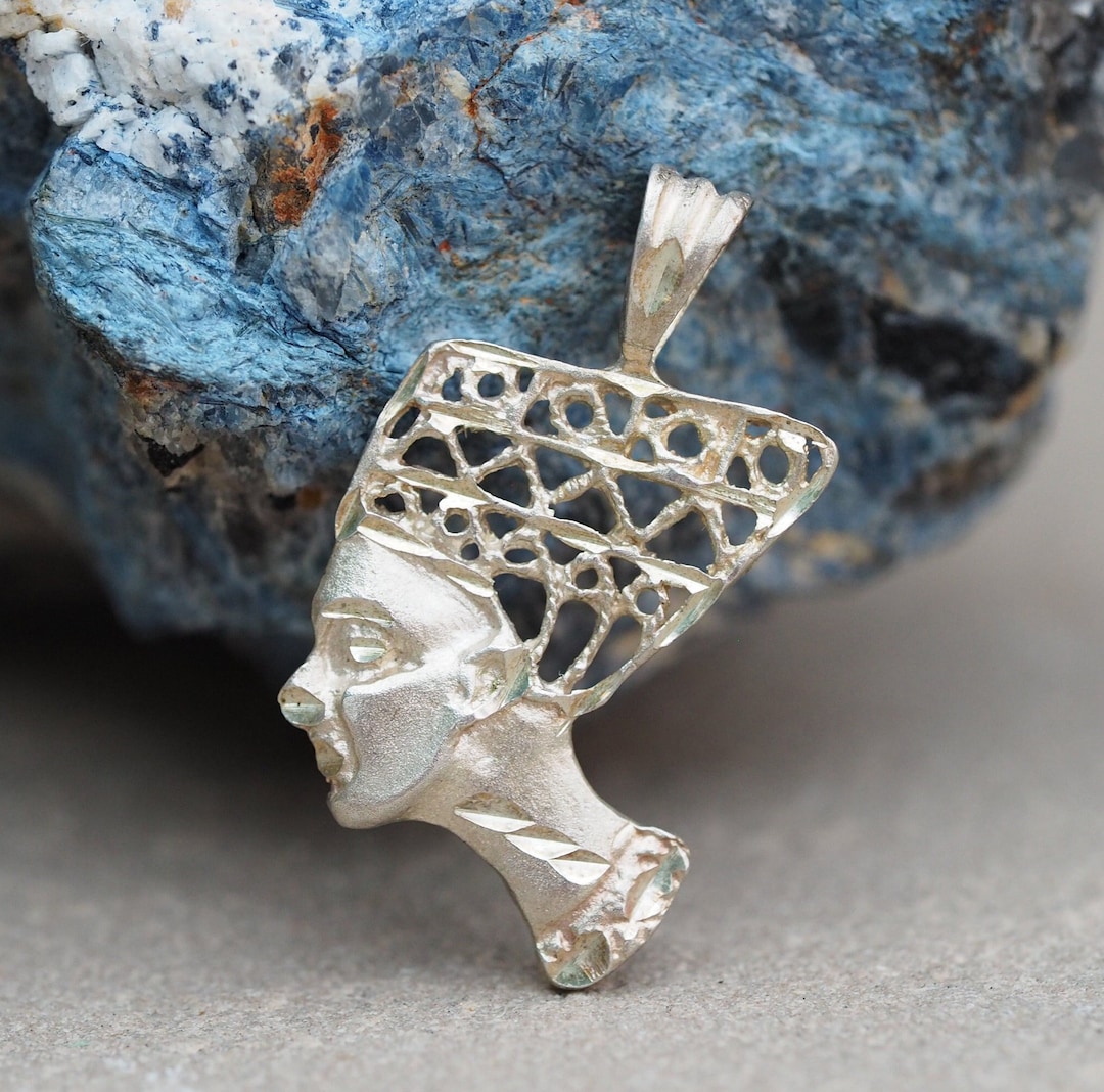 Nefertiti Vintage Silver Pendant - Egyptian History - Etsy