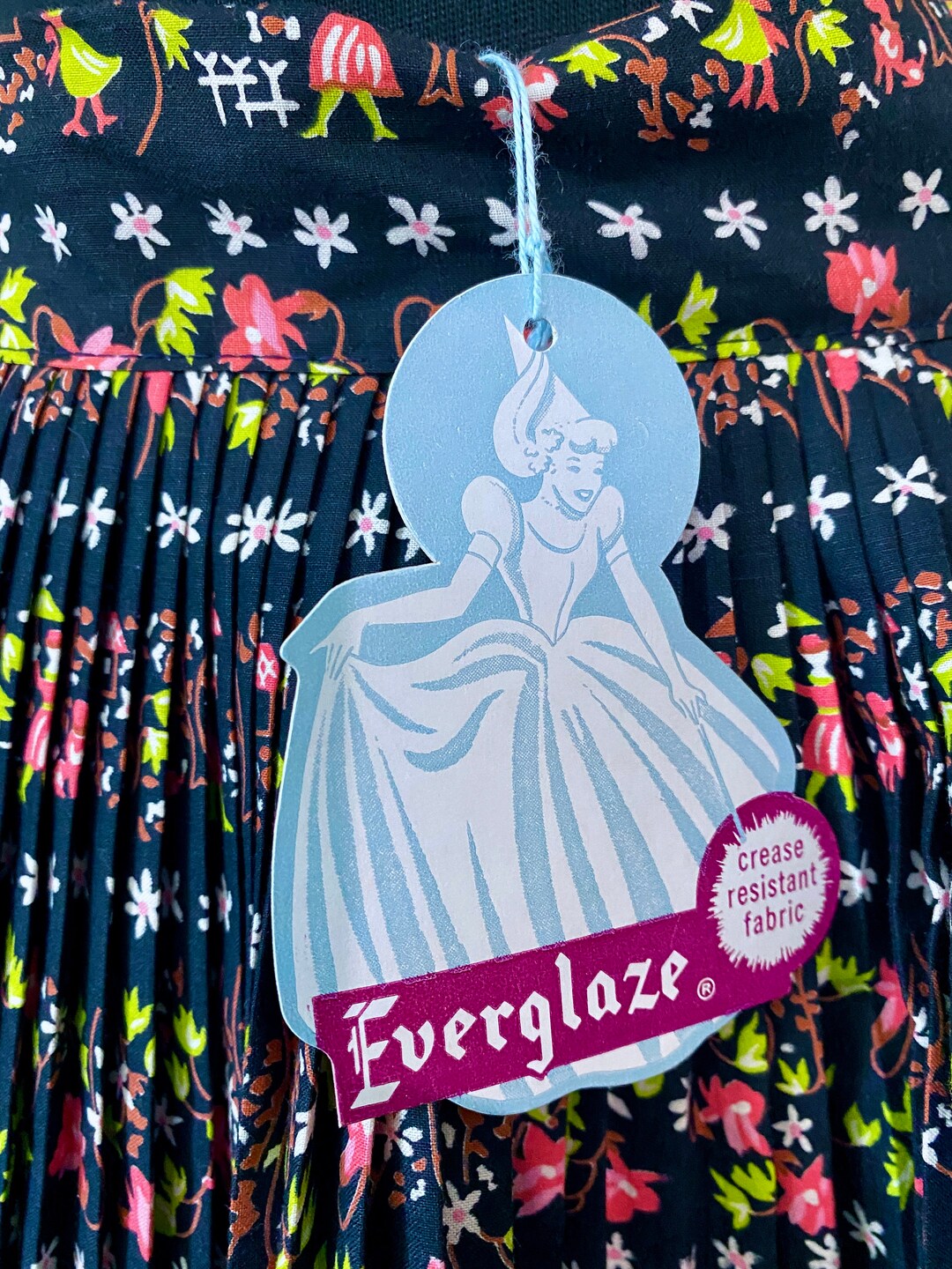 50's Electric CHARTREUSE Tiny Little People Vintage Apron - Etsy