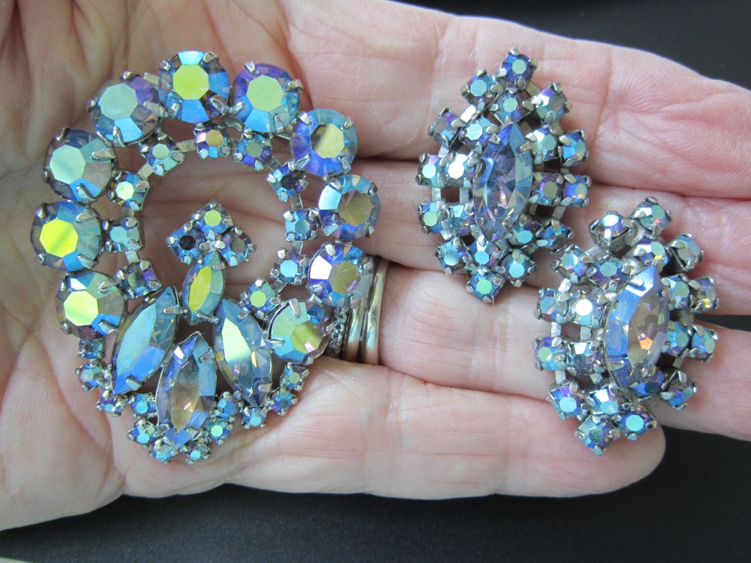 Vintage Juliana Blue Aurora Borealis Rhinestones Brooch Earrings Silver ...