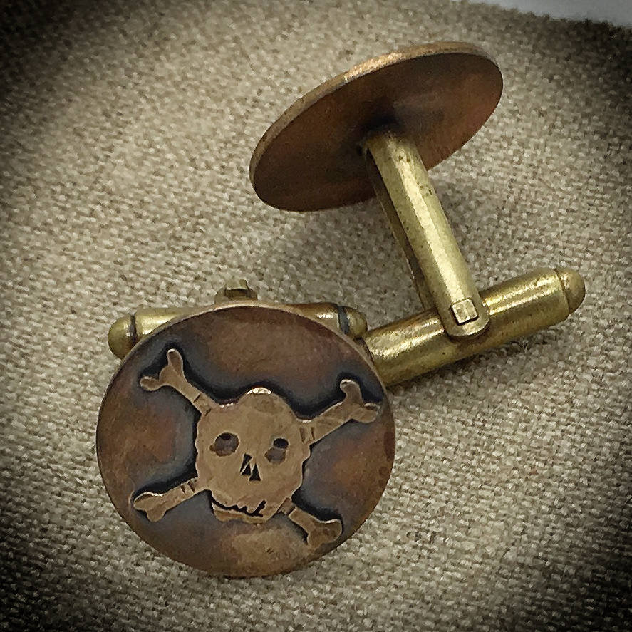 Skull and crossbones pirate cuff links | Etsy
