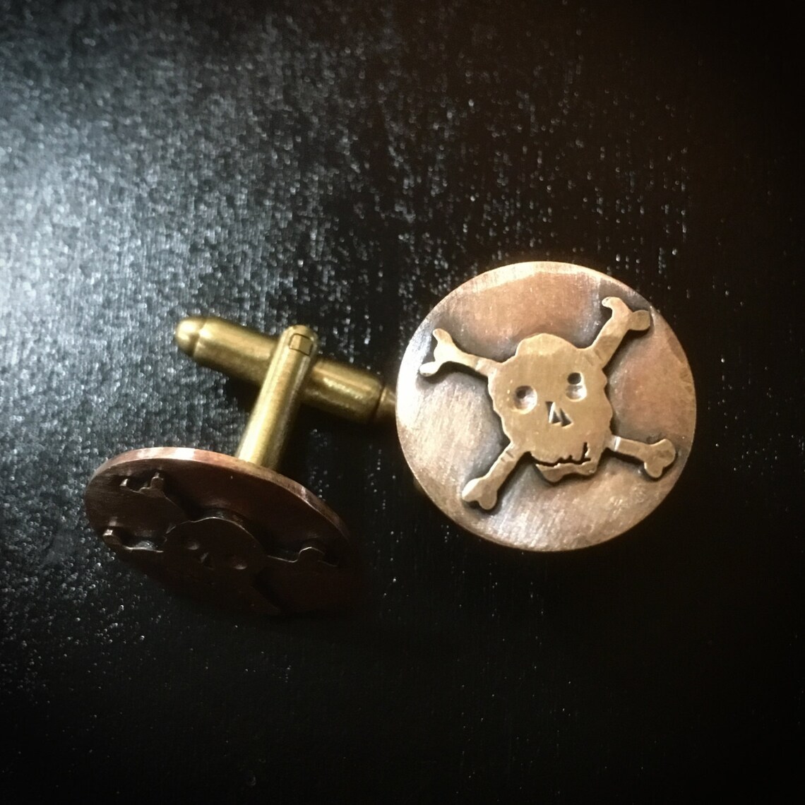 Skull and crossbones pirate cuff links | Etsy