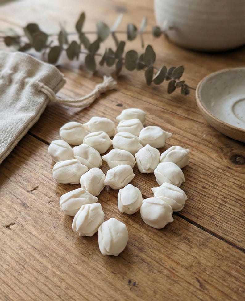 Pikake Bud Clay Flower Beads, White Jasmine Flowers Flowers for Jewelry ...