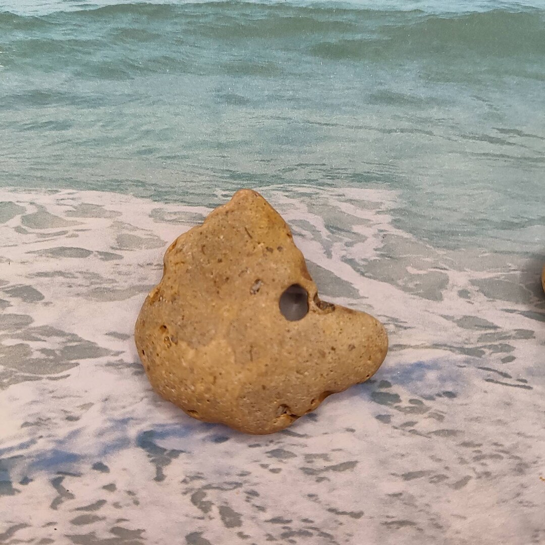 Lg Smooth FLAT FACE ROCK ~ Cartoon Face ~ Big Nose ~ Argh Face ~ Surf ...