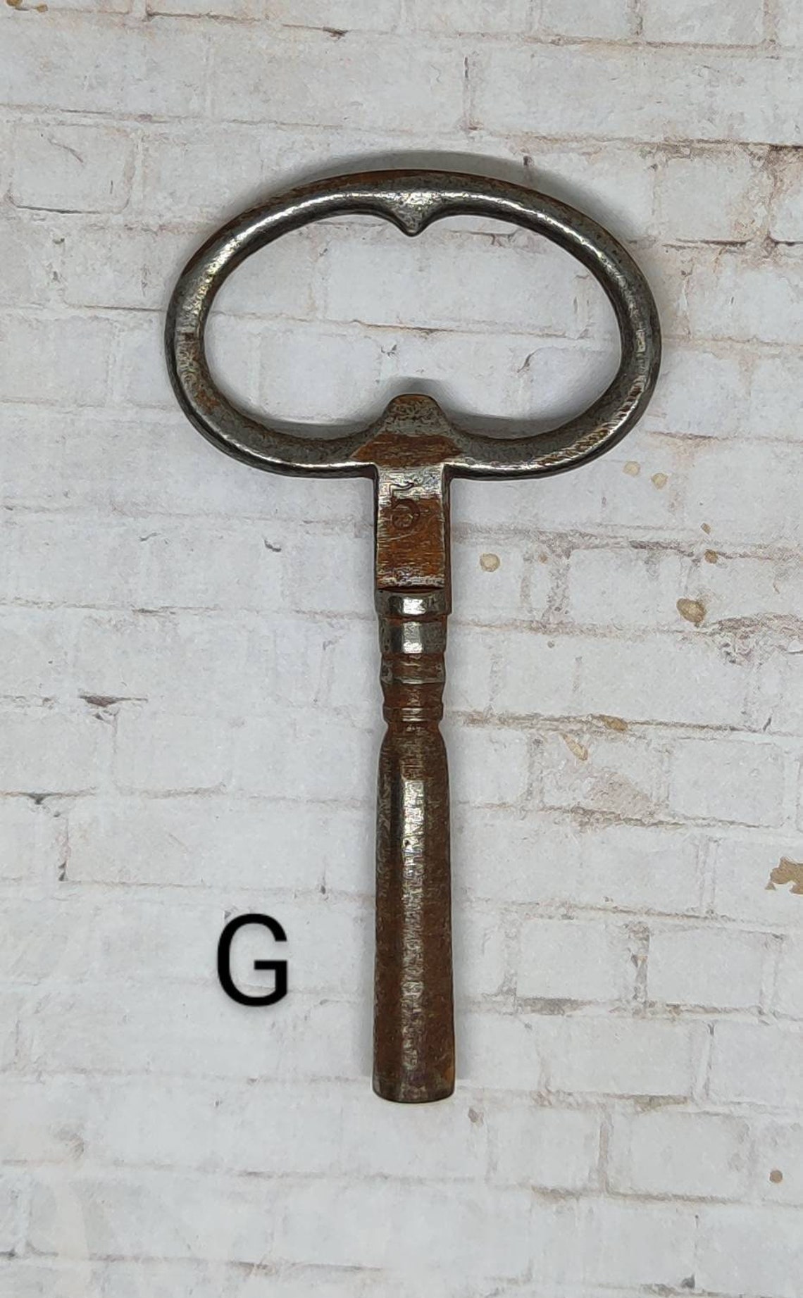 VINTAGE CLOCK Key~barrel Key~steampunk~jewelry Craft~shadowbox Filler ...