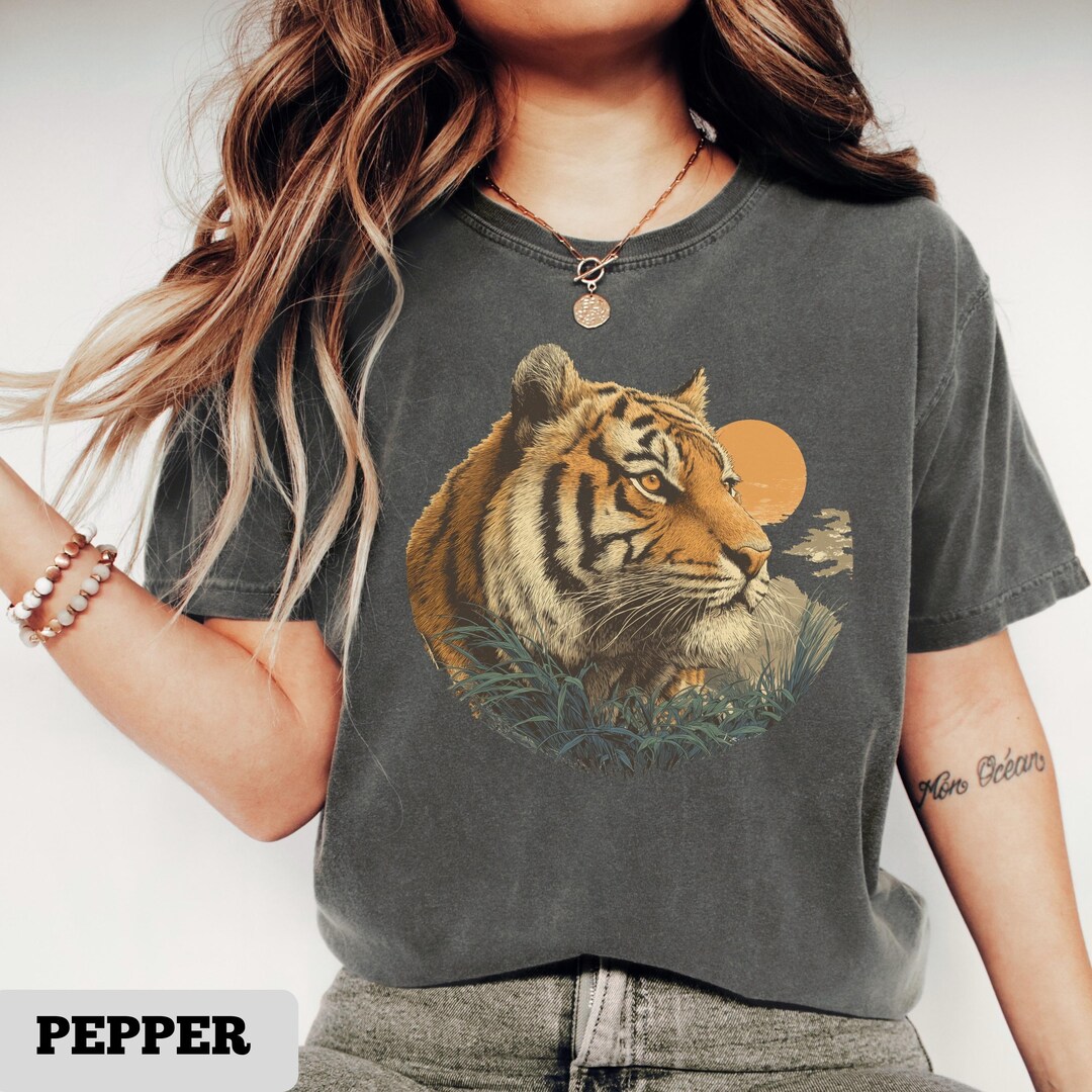 Retro Tiger T-shirt, Vintage Wildlife Animal Shirt, Retro Big Cat Tee ...