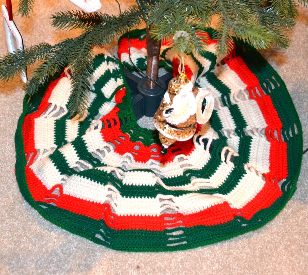 Vintage Christmas Tree Skirt Small or Skinny Size - Etsy
