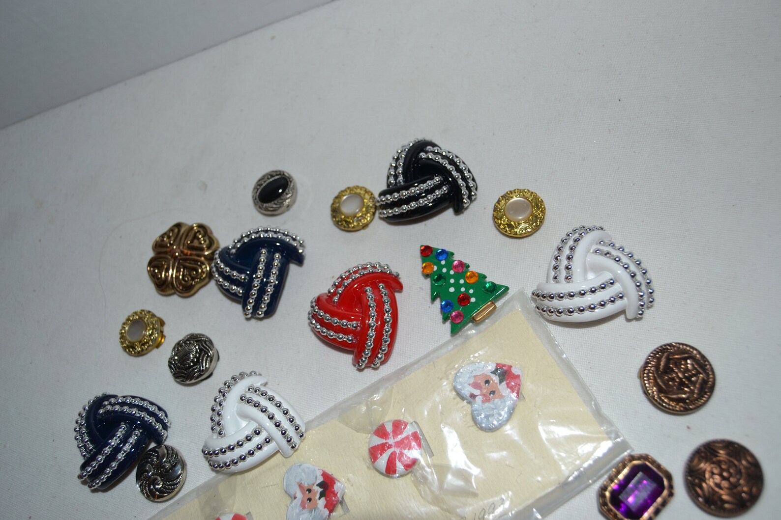 Vintage Kitsch Retro Christmas Button Covers - Etsy
