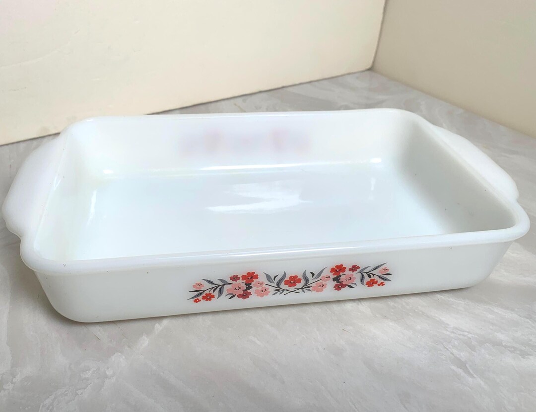 Molde para pan de vidrio con leche y diseño de primavera de Fire King ...