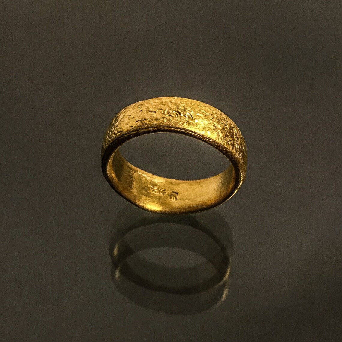 22k Solid Gold Wide Band, Natural Lined Textured 22k Gold Wedding Ring ...