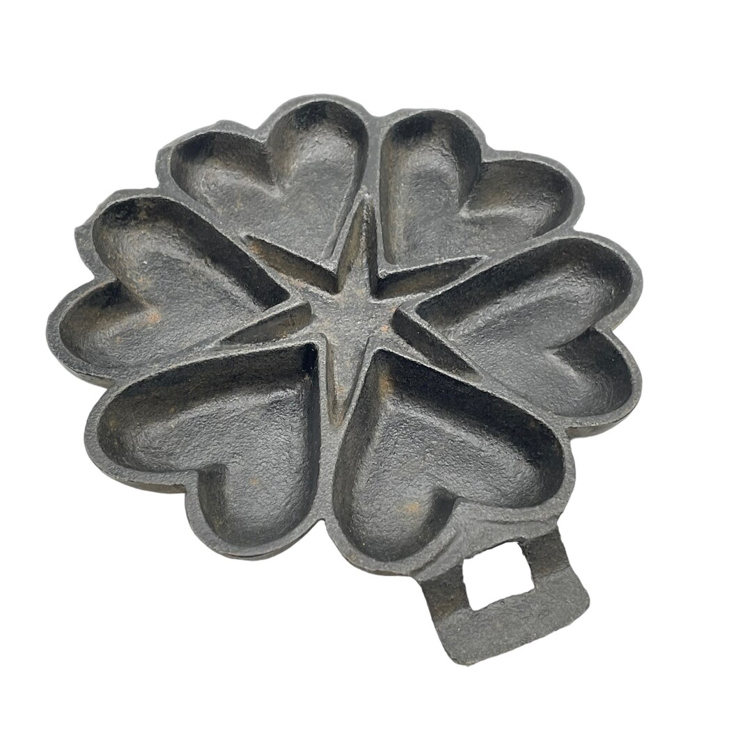 Vintage - Cast Iron Hearts and Star Bread / Cornbread Mold - L - Trivet ...