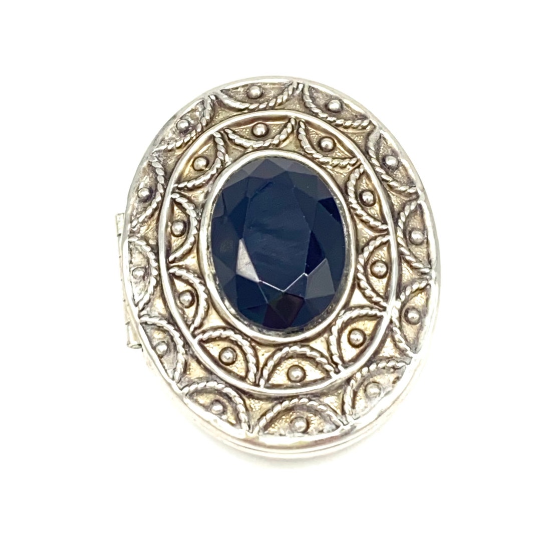 Vintage Silver Tone Black Stone in Center Locket / Pill Box / Brooch ...