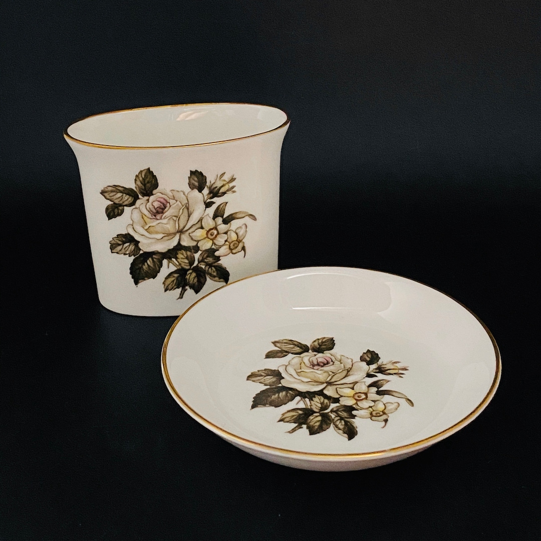 Vintage Royal Worcester - Fine Bone China - England - Small Vase & Pin ...