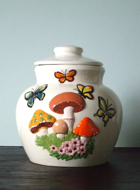 Items similar to Large Vintage 1975 Ceramic Cookie / Biscuit Jar on Etsy