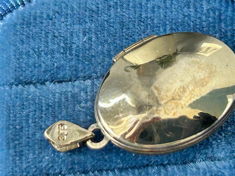 Vintage Gold Locket Filigree With Crystal, 9ct Gold Locket Photo ...
