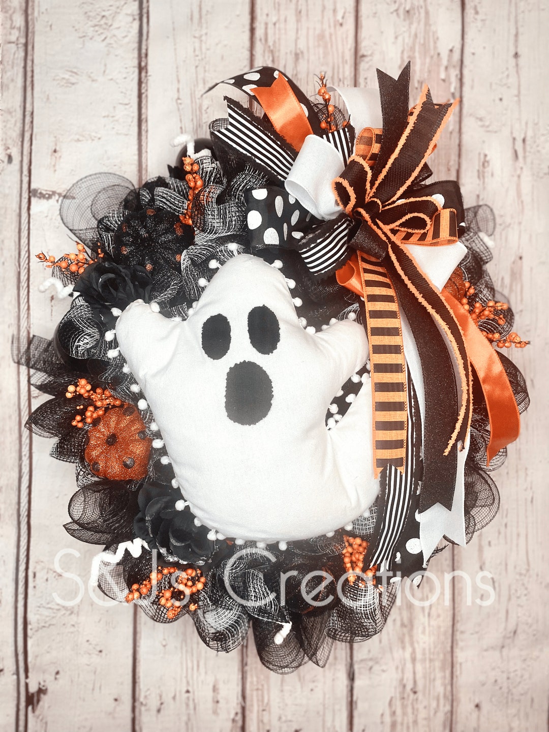 Deluxe Ghost Halloween Wreath, Spooky Ghost Halloween Wreath ...