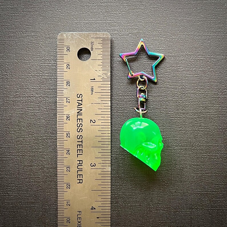 Neon Skull Bag Charms – UV Reactive Halloween Keychains With Rainbow ...