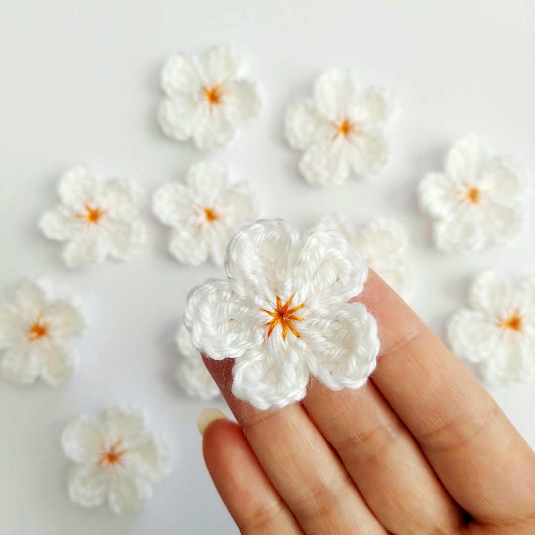 12 Pcs Crochet White Flower Appliques, 1.75" Crochet Flowers, Perfect ...