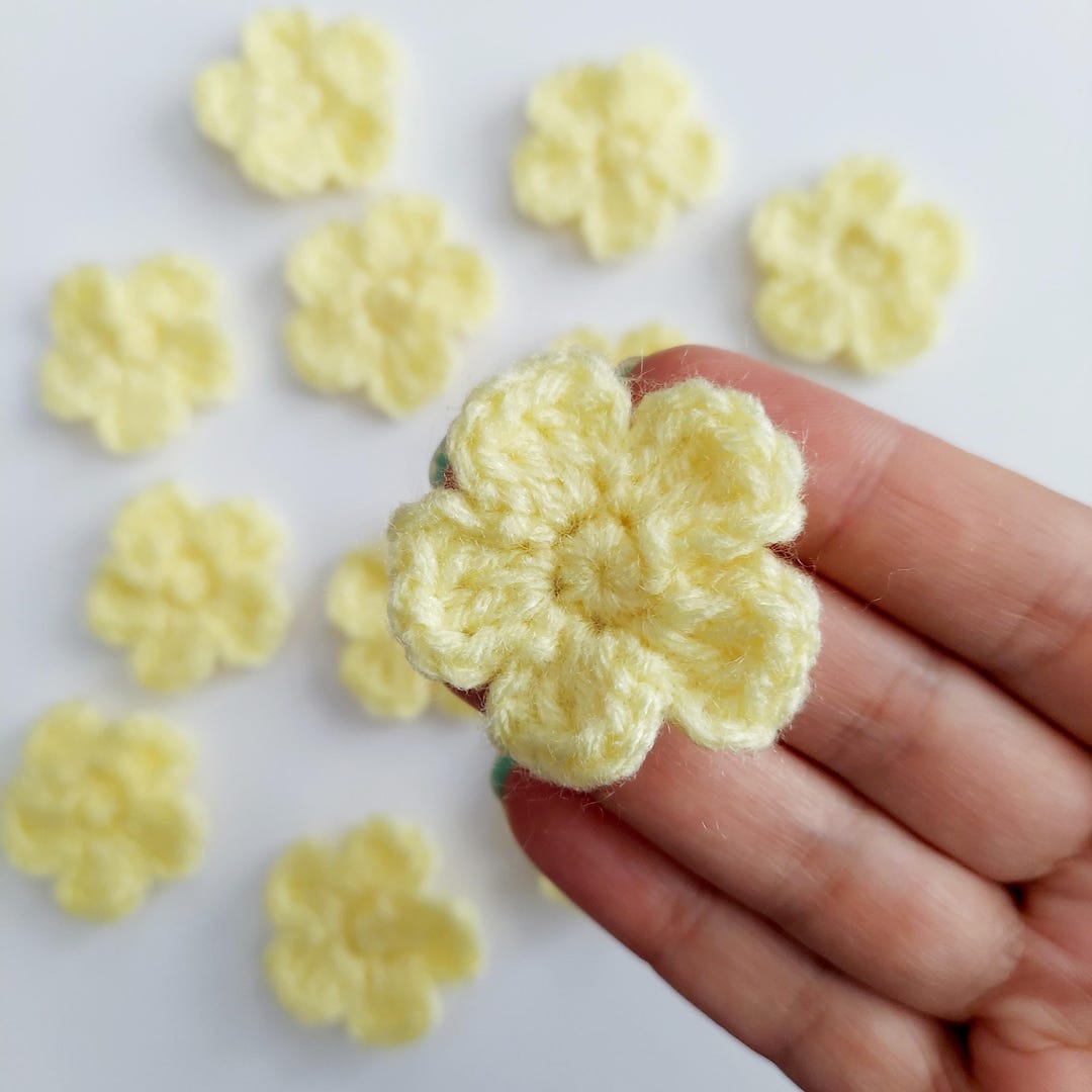 12 Pcs. Light Yellow Crochet Flowers Appliques, 1.75 Small Flowers for ...