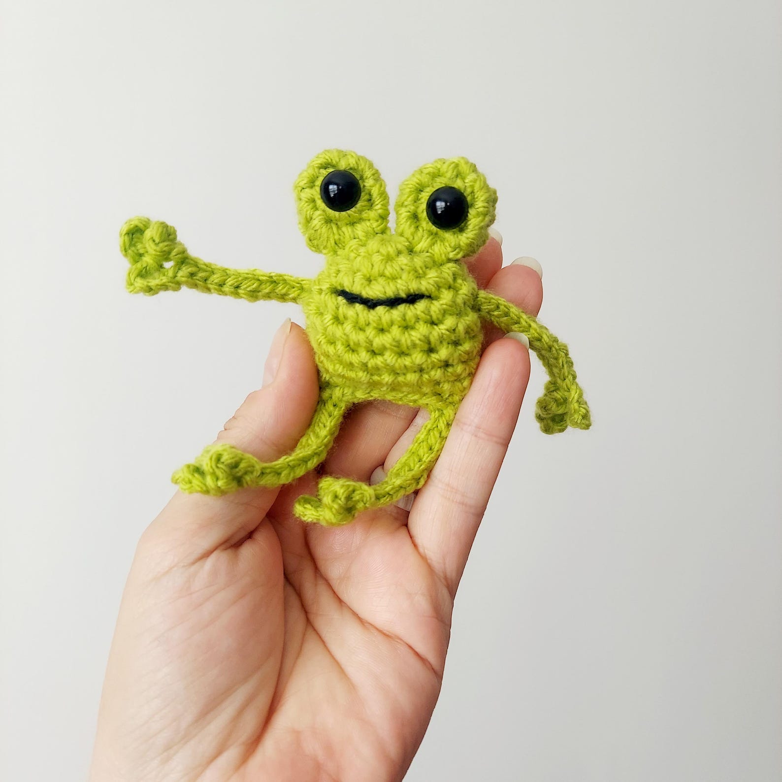 Emotional Support Crochet Frog Named Froodle, Pocket Hug Amigurumi ...