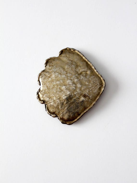 large vintage shell-shape buckle - Gem