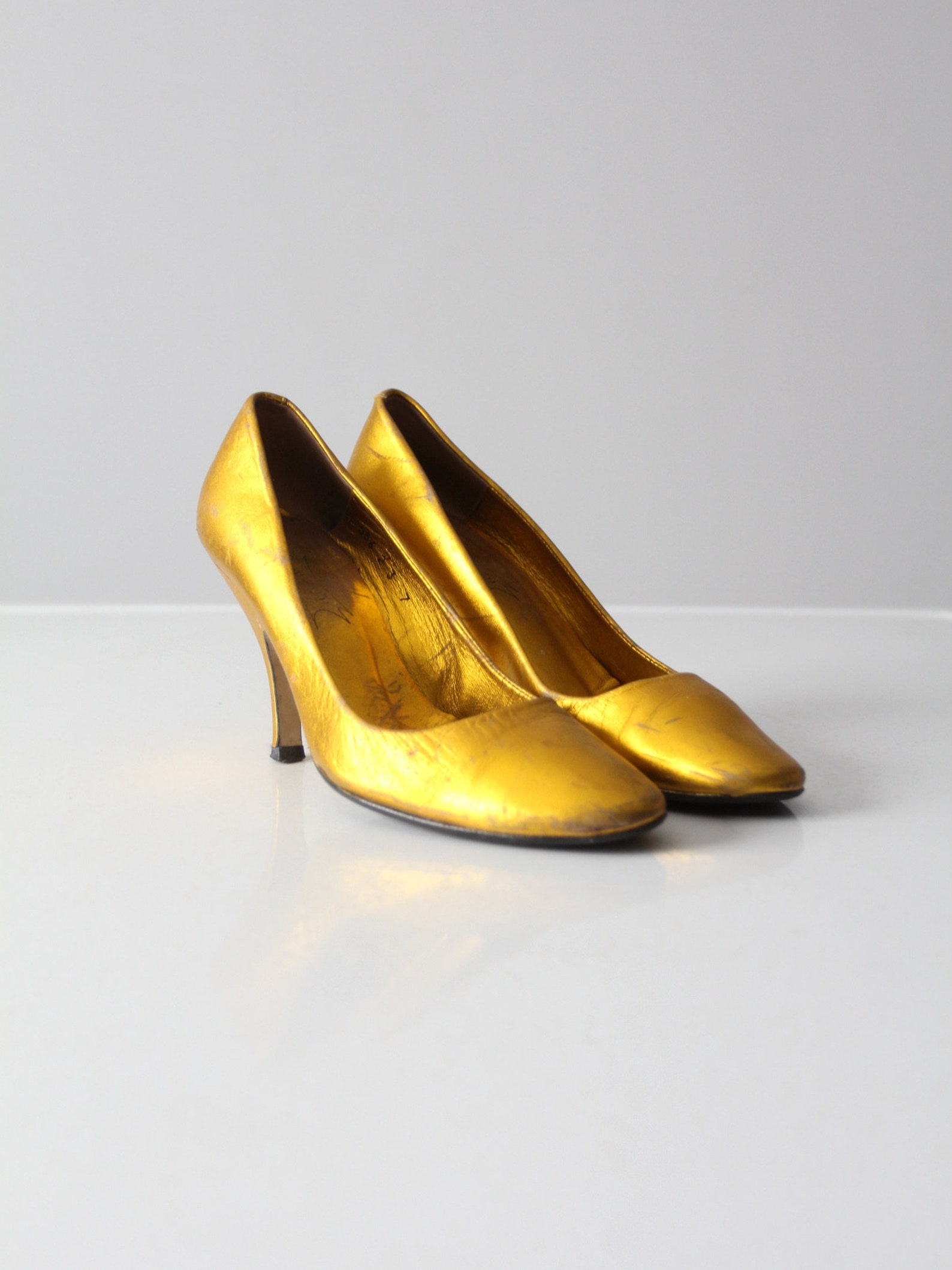 Vintage Metallic Gold Leather Pumps - Etsy