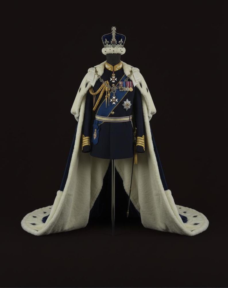 Royal Blue Velvet Cape With White Fur Trim | Luxury King Cloak | Regal ...