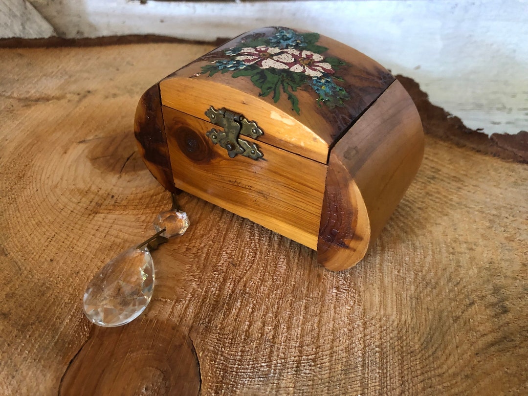 Vintage Small Cedar Jewelry Box Little Wooden Trinket Box Dresser Box ...