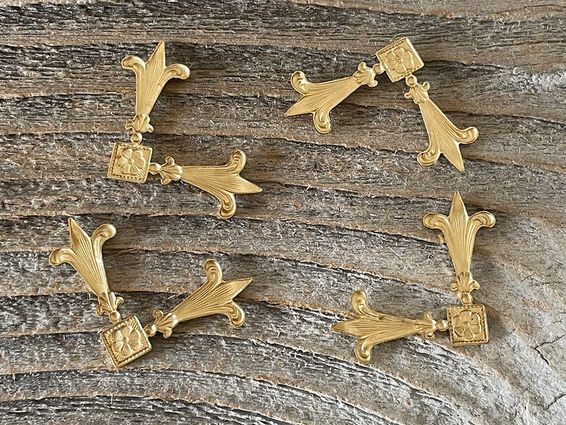 6 Small Brass Floral Corner Brackets ZC229 - Etsy