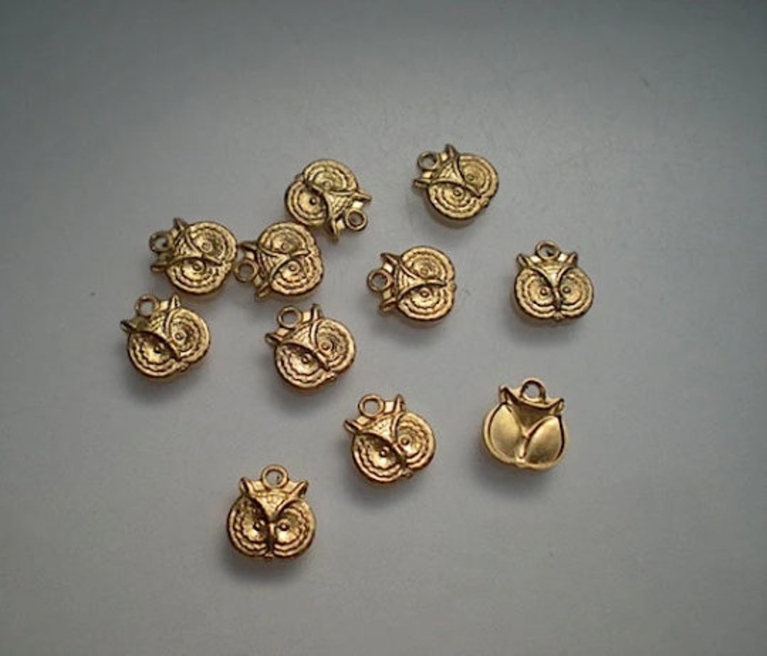 12 Tiny Brass Owl Head Charms ZE321 - Etsy
