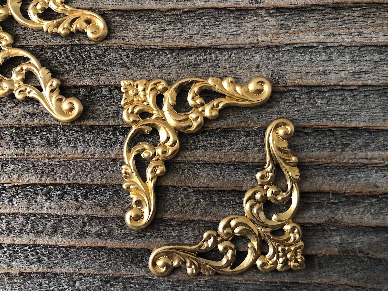 6 Small Brass Floral Corner Brackets ZC223 - Etsy