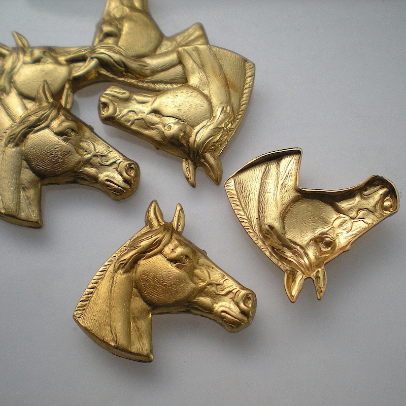 Small Horse Head Pendant - Etsy