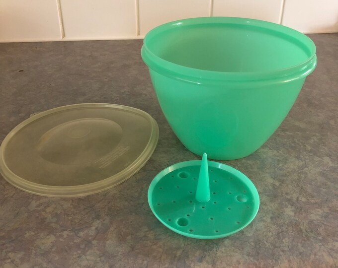 Vintage 70's Jadeite Tupperware crisp-it Lettuce Keeper Tupperware ...