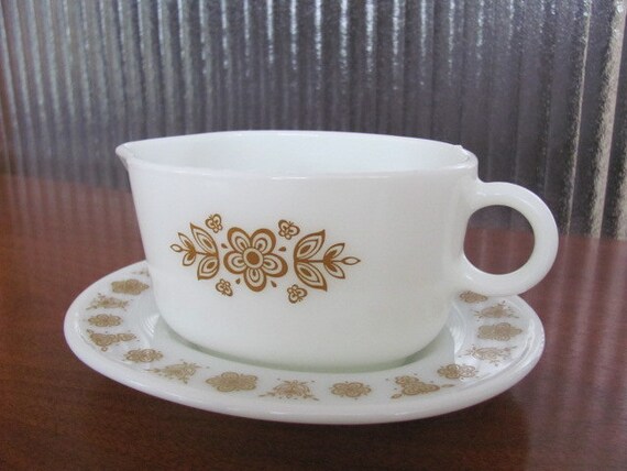 Vintage 70's Pyrex Butterfly Gold Gravy Bowl and | Etsy
