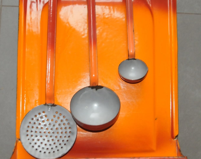 Vintage French Kitchen Enamelware Utensils Rack, Complete With 3 Ladles ...