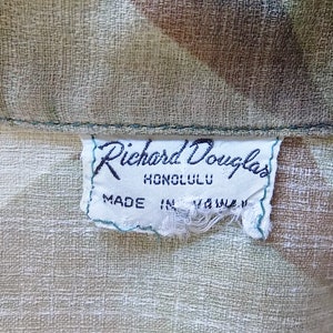 1960s 70s Bark Cloth Sleeveless Blouse by Richard Douglas, Hawaii / 2 ...