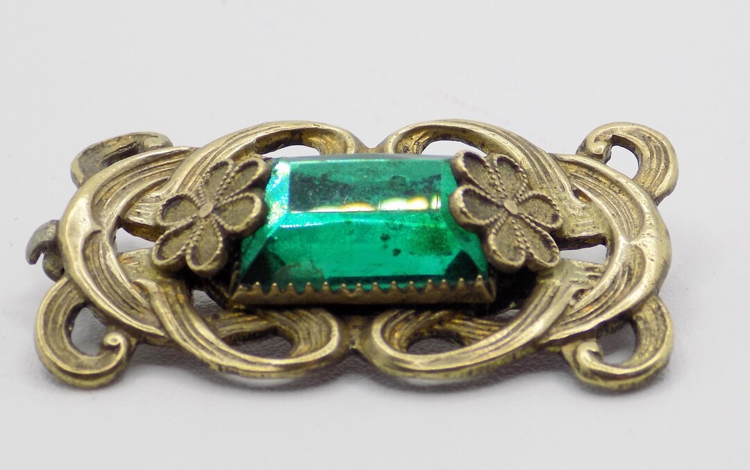 1900s Art Nouveau Brooch With Green Glass Gem, Stamped Metal, Brass, C ...