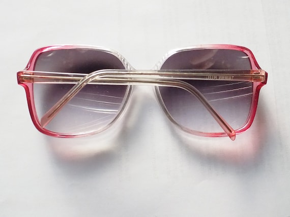 1980s Graduated Sunglasses Made In Taiwan Slight W Gem