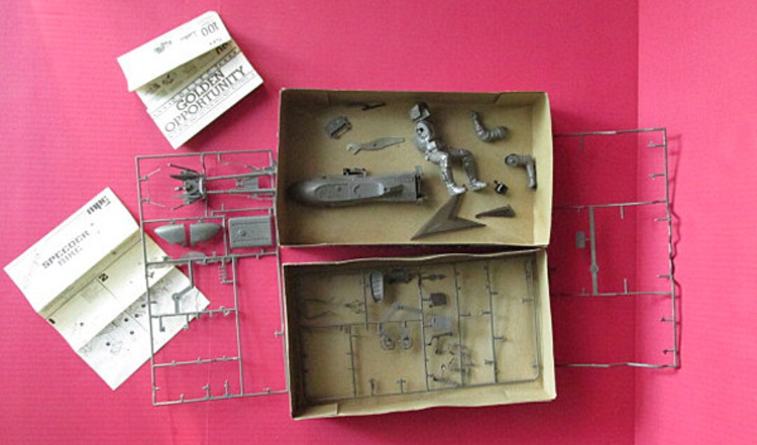 1983 Star Wars Speeder Bike Kit, Model, MPC, Lucasfilm, Golden ...
