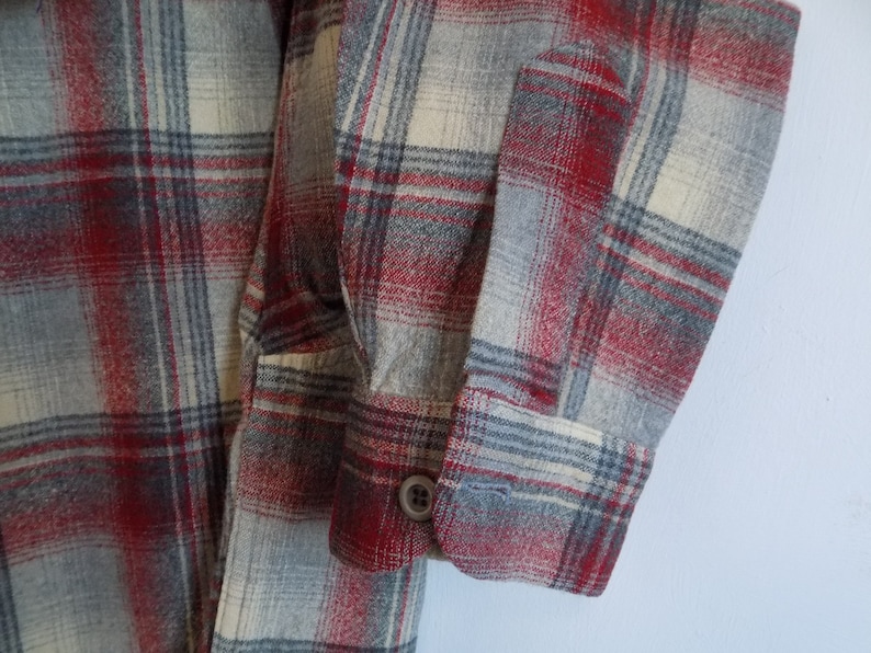 1970s Red and Grey Waterfall Plaid Wool Pendelton Board Shirt With Flap ...