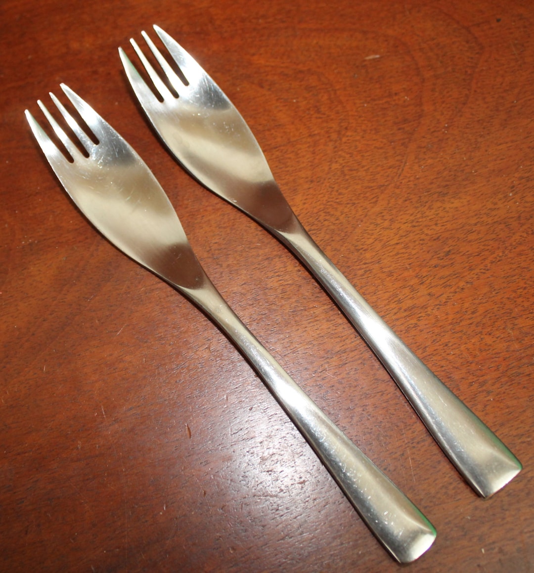 STRATA Flatware CAMBRIDGE | Satin Handles Modern Stainless Silverware ...