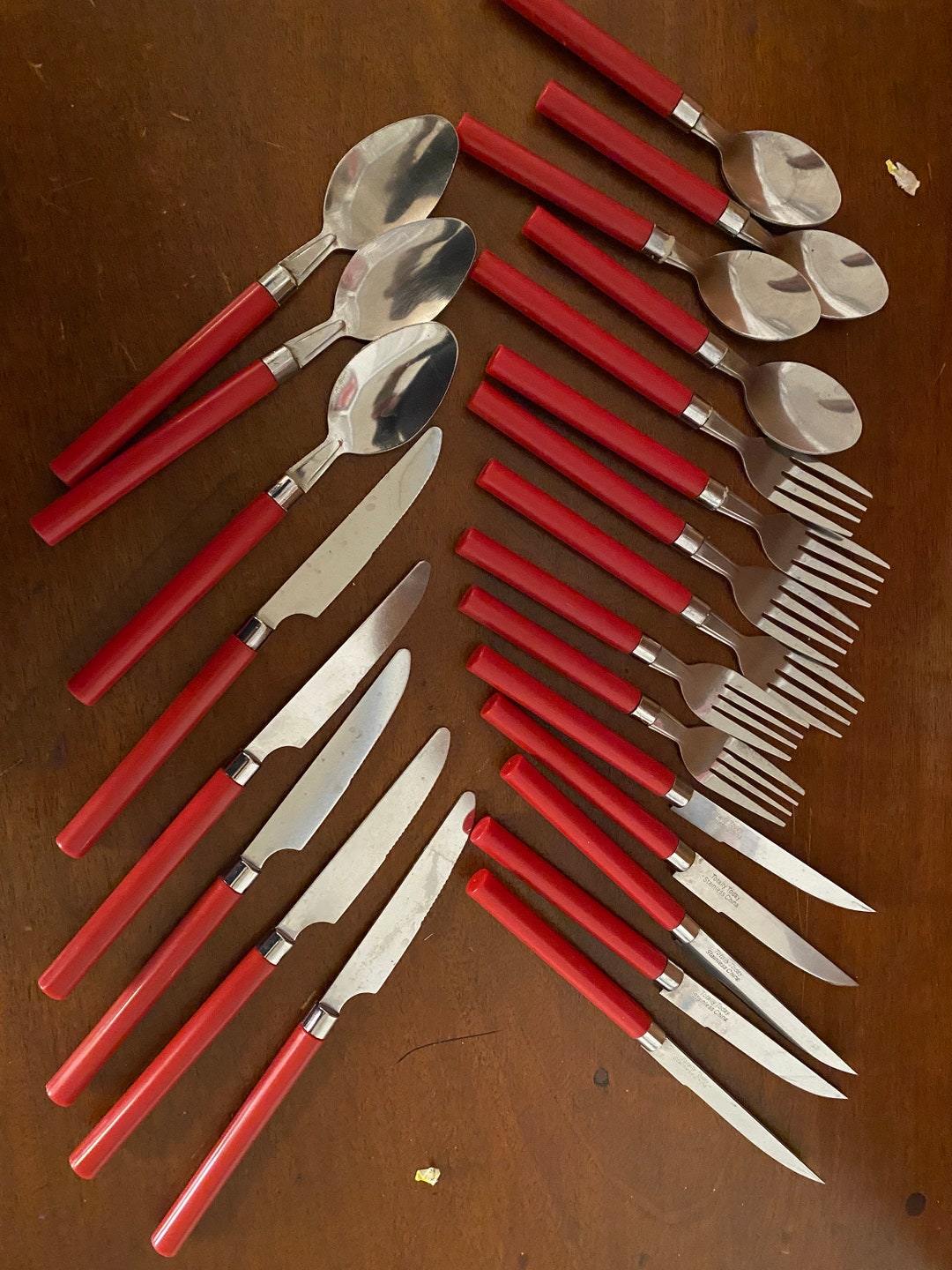 TOTALLY TODAY Vintage Silverware | Plastic Handles | Red | Retro ...