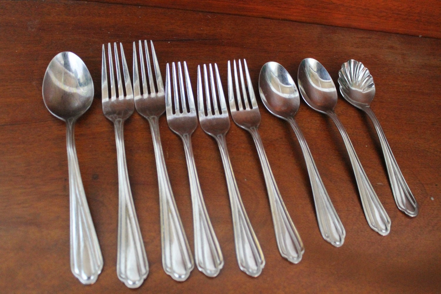 HAMPTON Stainless Silverware Beaded Vintage Fan Pattern Classic Style ...