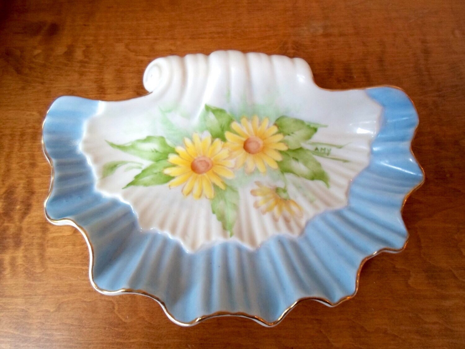 Vintage Blue White shell shaped soap dish or candy dish lovely bowl ...