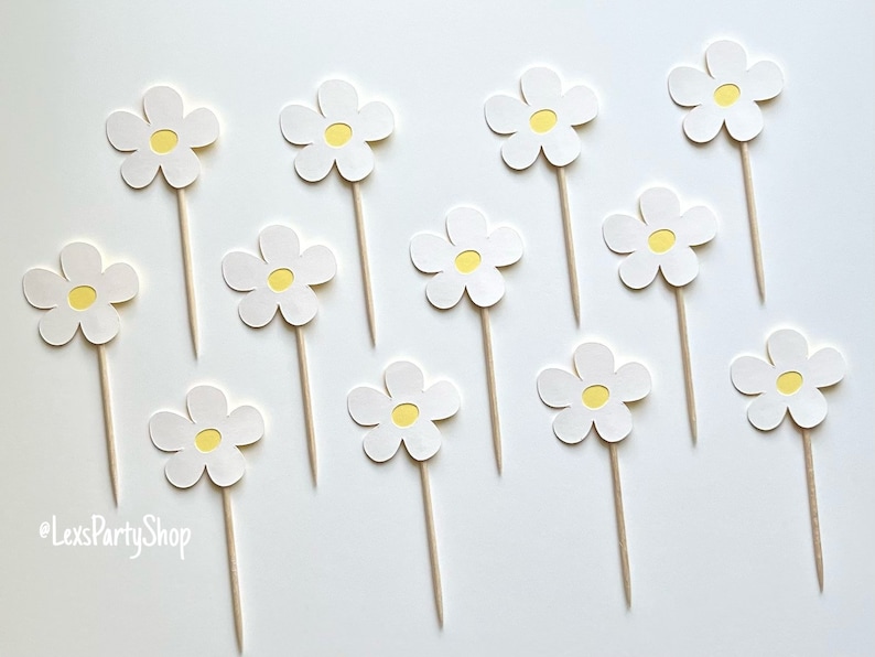 Daisy Cupcake Toppers: White & Yellow Flower Food Picks (12 Pack) - Etsy